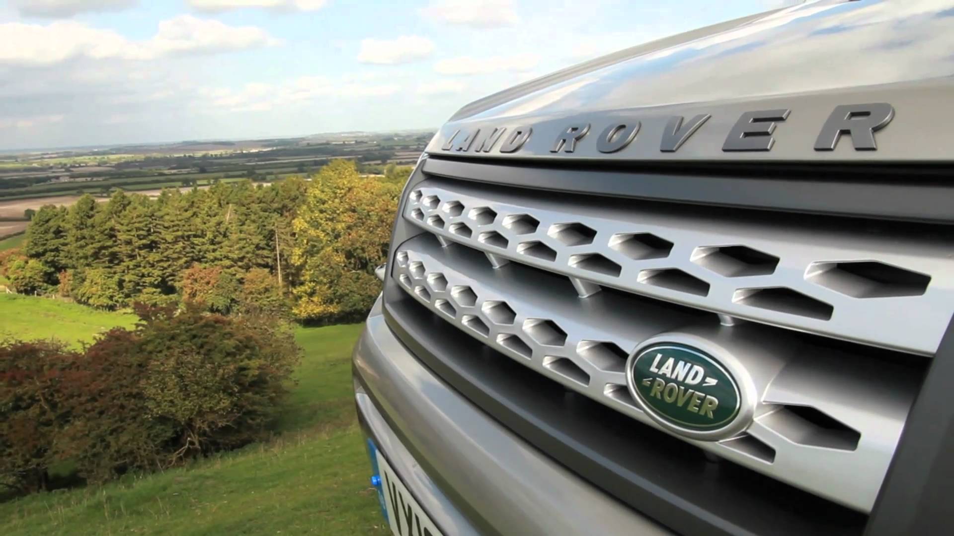 Land Rover Trademarks a New Name: the 'Road Rover'
