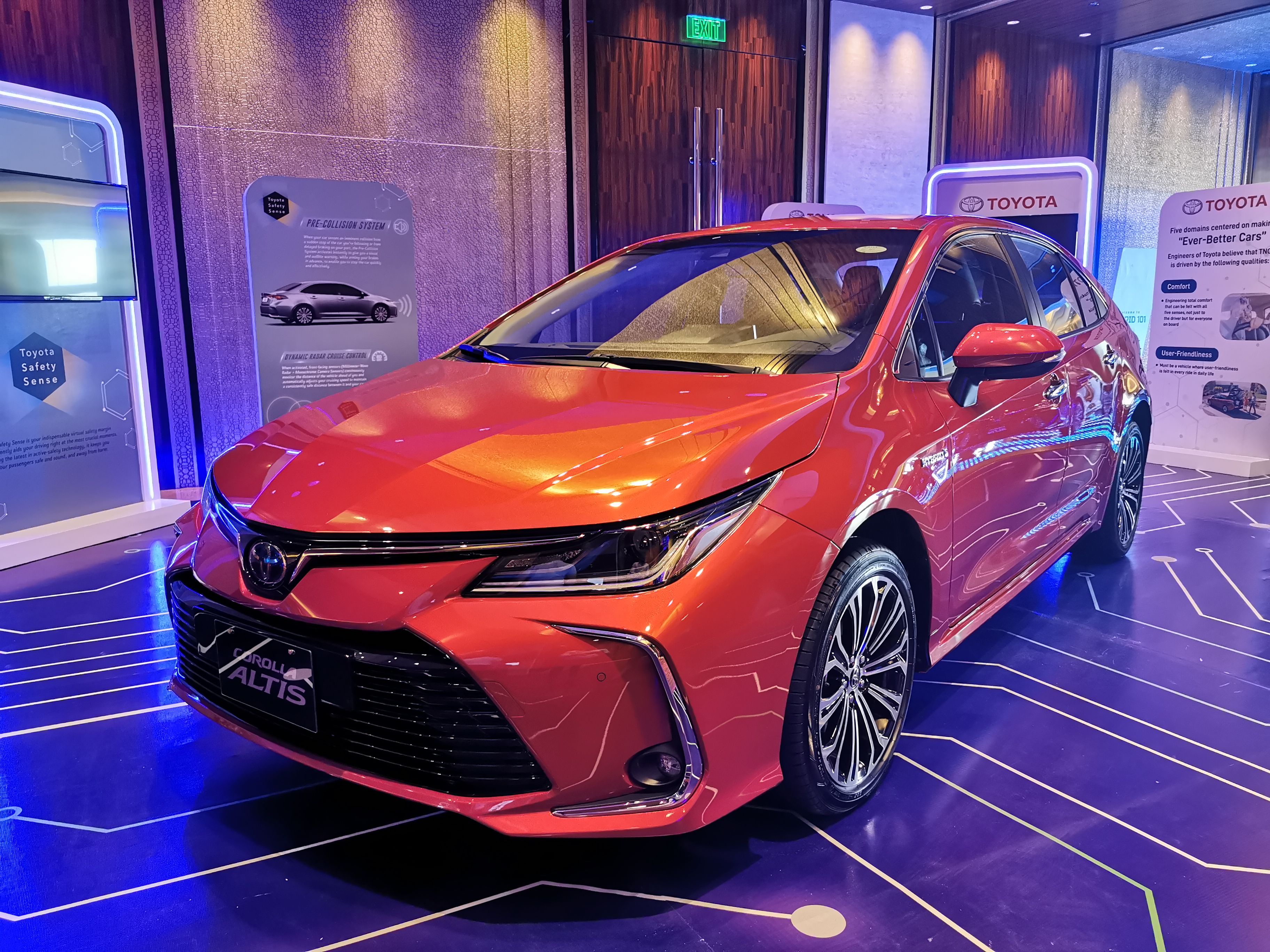 'Green' Toyota Corolla Altis Hits PH