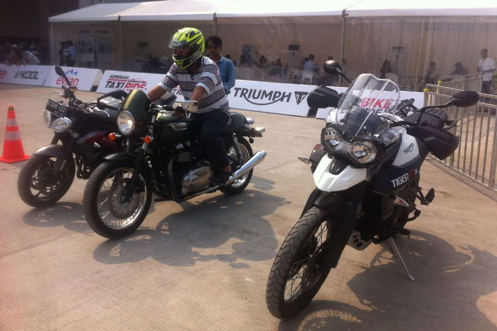 Mau Test Ride Big Bike Triumph? Ke GIIAS 2015 Aja