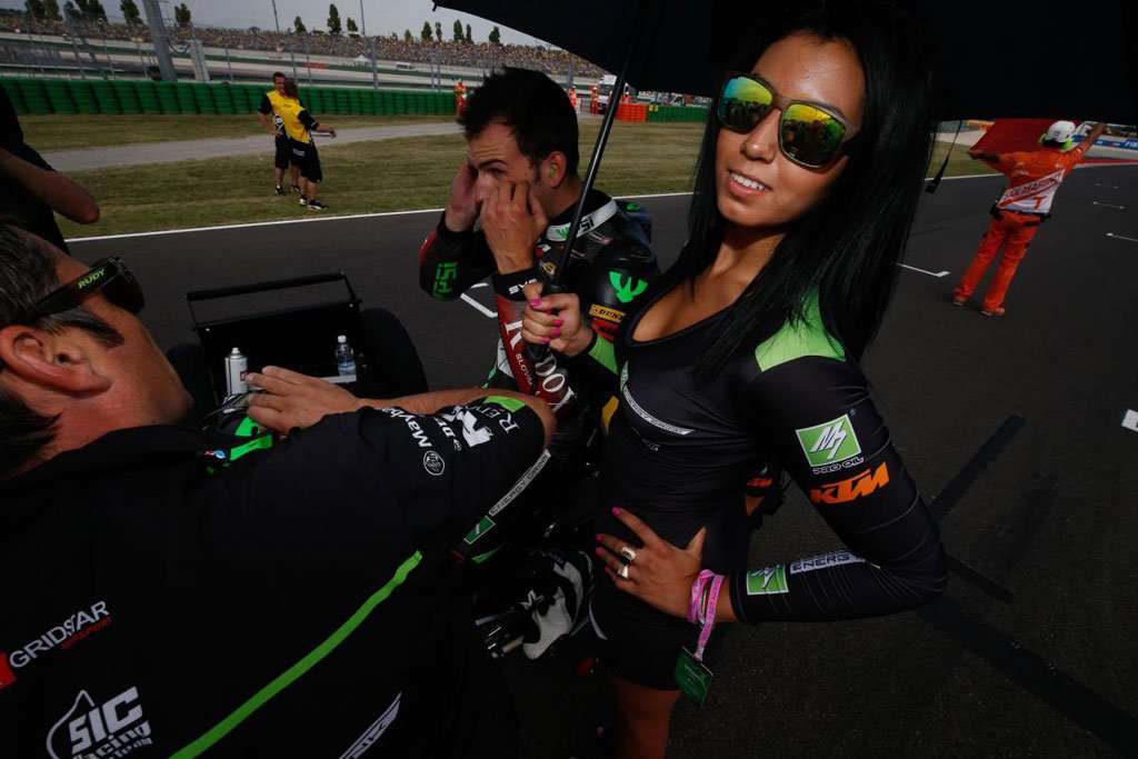 Galleri Foto Paddock Girl MotoGP San Marino