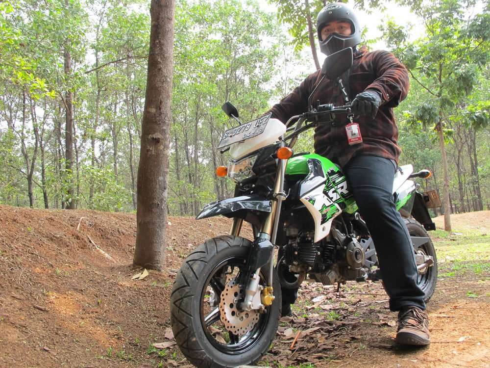 Test Ride: Kawasaki KSR Pro 2015