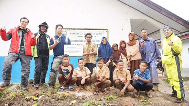 Maxindo Moto Gelar Touring dan Baksos di Banten