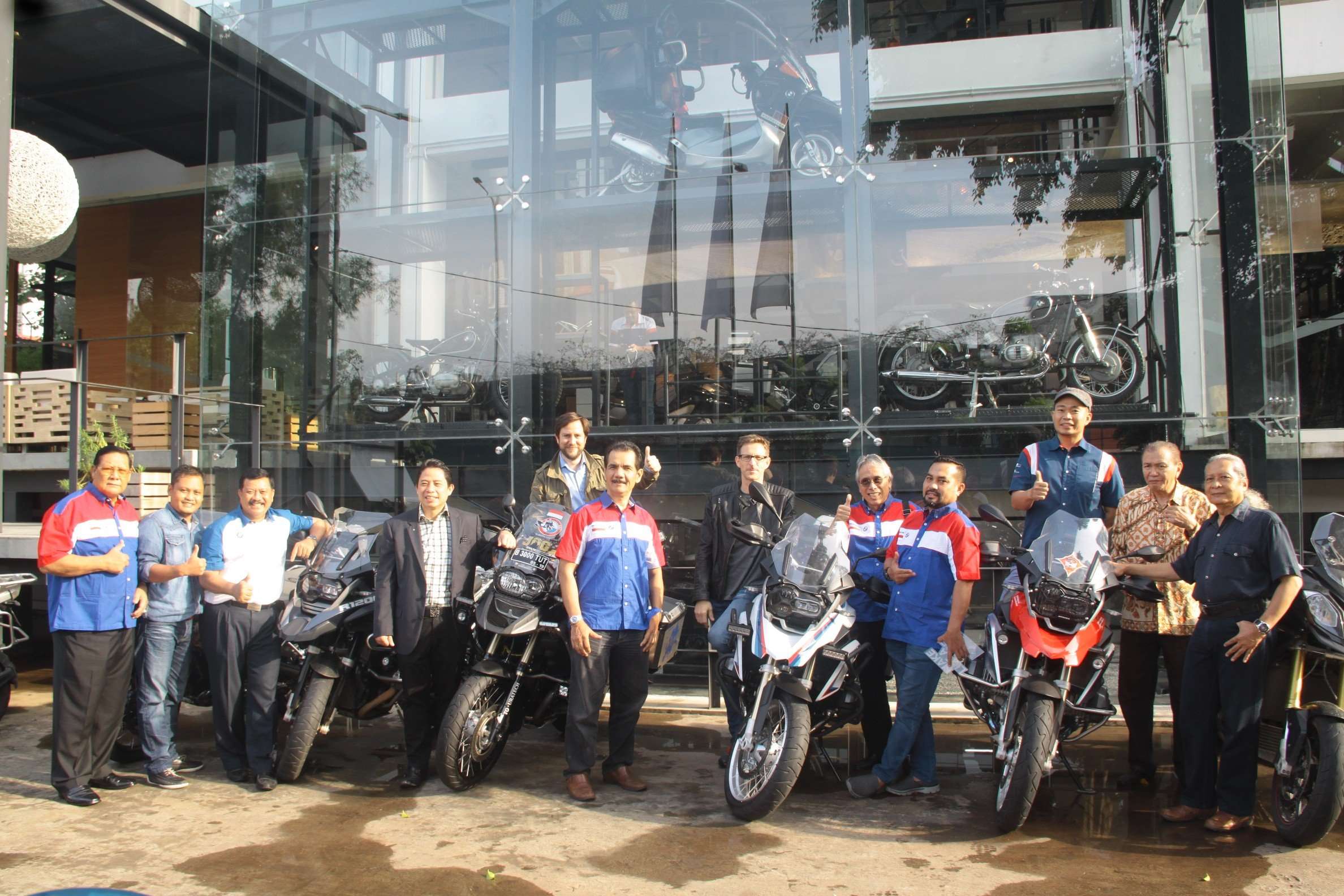 BMW Motorcycles Club Indonesia Resmi Diperkenalkan