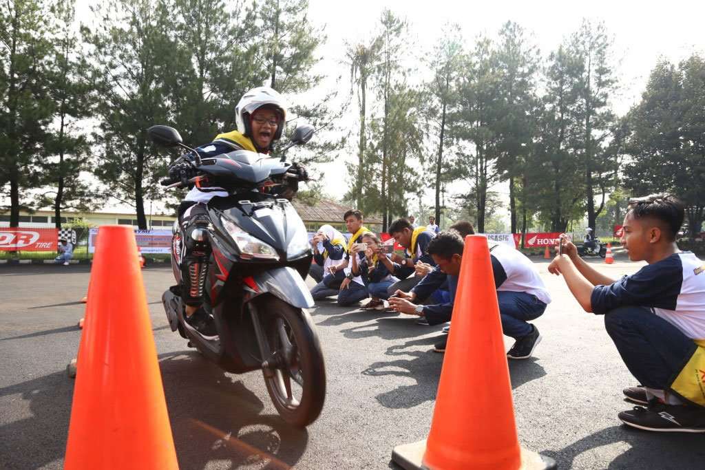 AHM Edukasi Safety Riding Lewat Blog dan Vlog