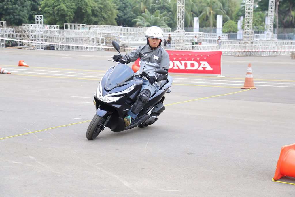 Test Ride All New Honda PCX Hybrid