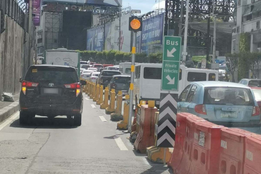 MMDA installs more hazard markers on EDSA