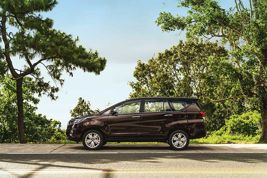 A spec check of all the 2021 Toyota Innova variants | Zigwheels