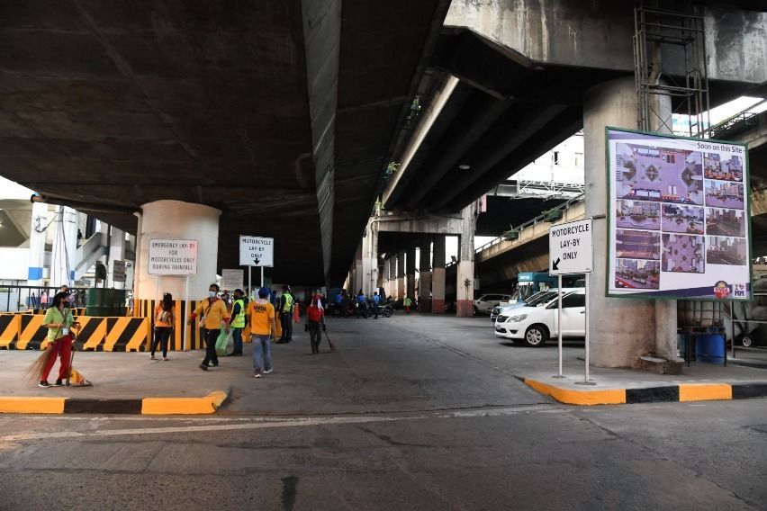 MMDA opens motorcycle lay-by on EDSA