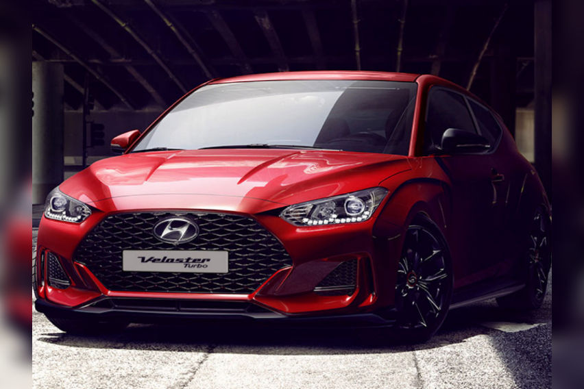 Hyundai Veloster vs. other compact sports vehicles in the same price point