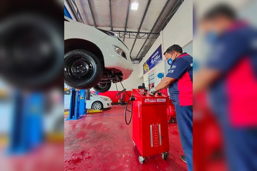 Petron Car Care Center can fill up your cars needs