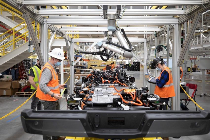 Ford, GlobalFoundries team up to address semiconductor shortage in US ...