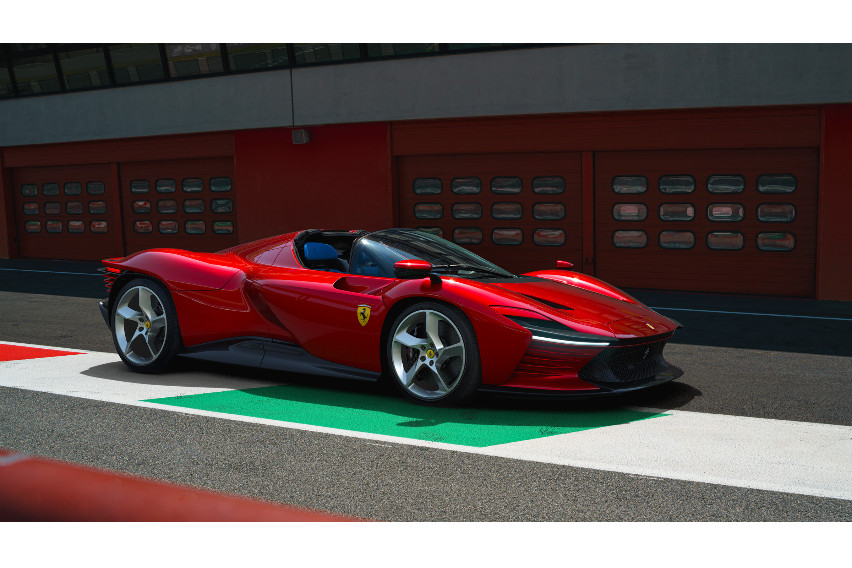 Ferrari reveals 828hp Daytona SP3 in Icona series