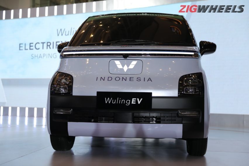 Nih! Kami Review Langsung Mobil Listrik Wuling Seharga Rp 60 Jutaan ...