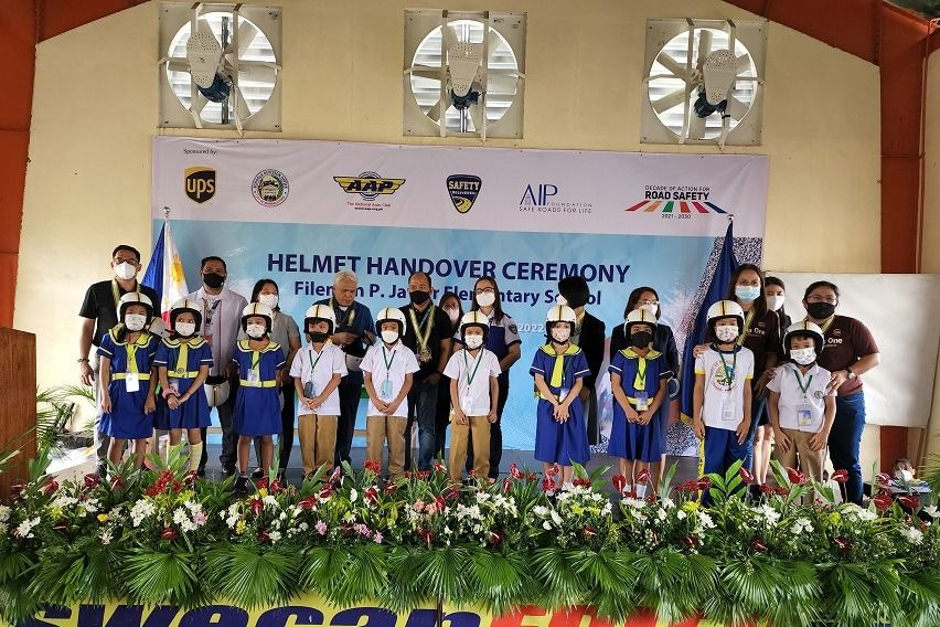 AIP, UPS, AAP, DepEd distribute moto helmets to 2 Mandaluyong schools