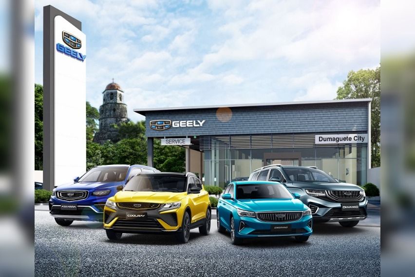 Choosing between 2 Geely crossovers | Zigwheels