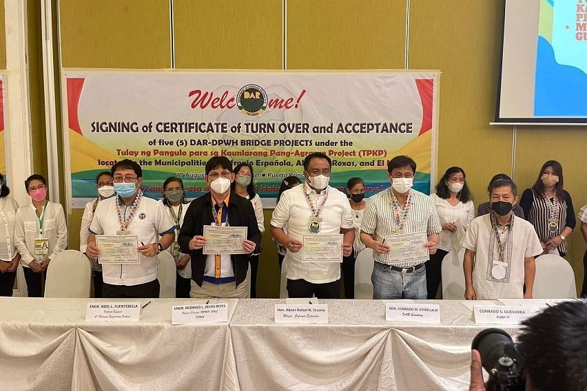 DPWH, DAR turn over new bridges in Palawan