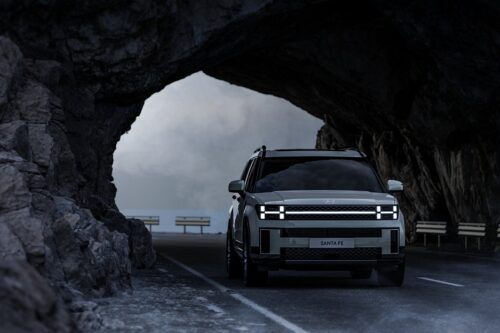 All-boxed up: Hyundai unveils ‘boxy’ 5th-gen Santa Fe