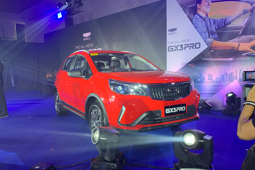Here are the 4 colors of the Geely GX3 Pro