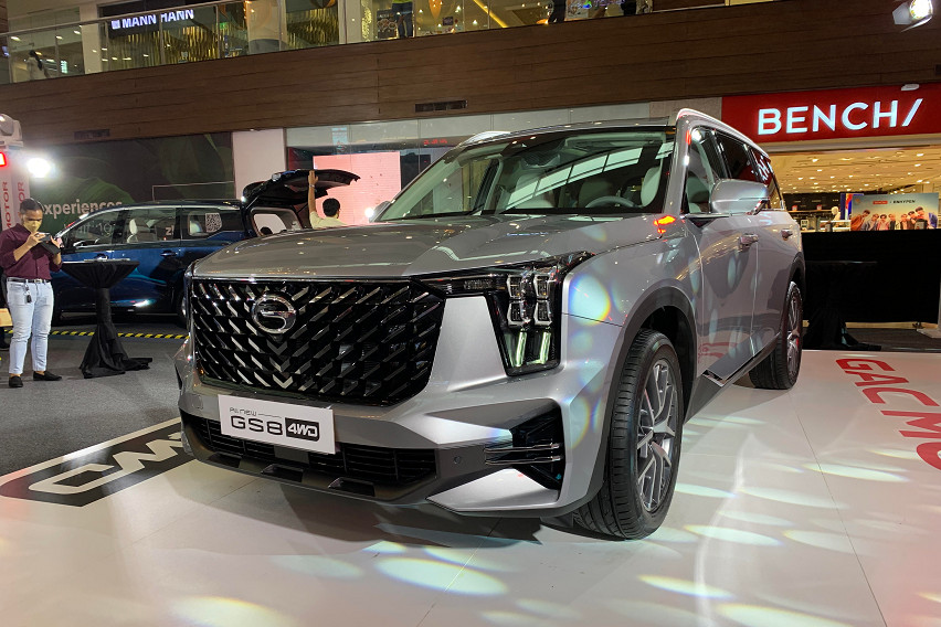 GAC GS8 4WD vs. the competition
