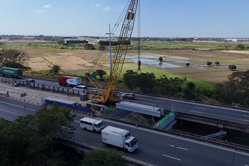 Candaba 3rd Viaduct Construction now 50% complete