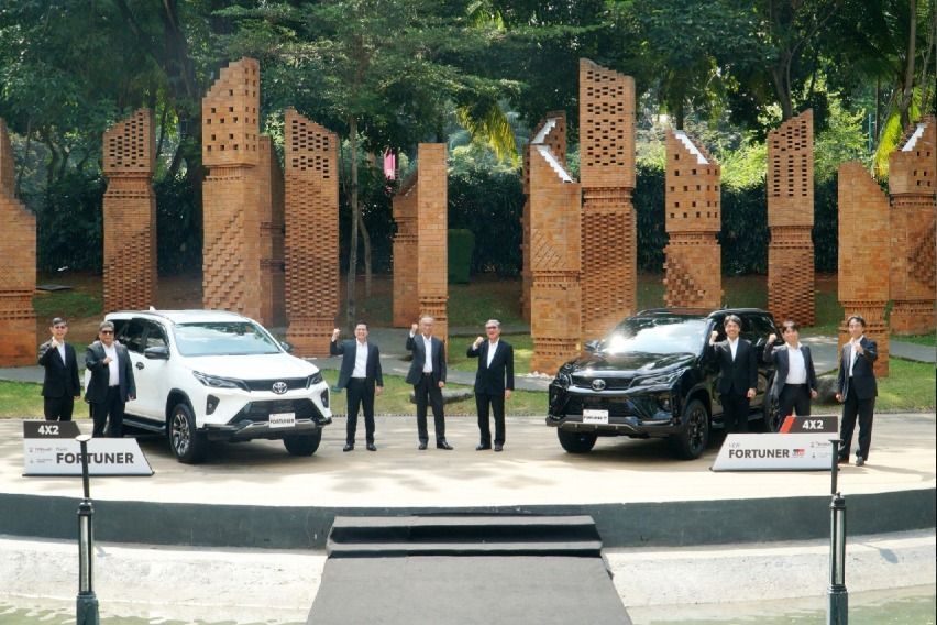 Toyota New Fortuner 2024 Meluncur dengan Wajah Baru dan Peranti TSS