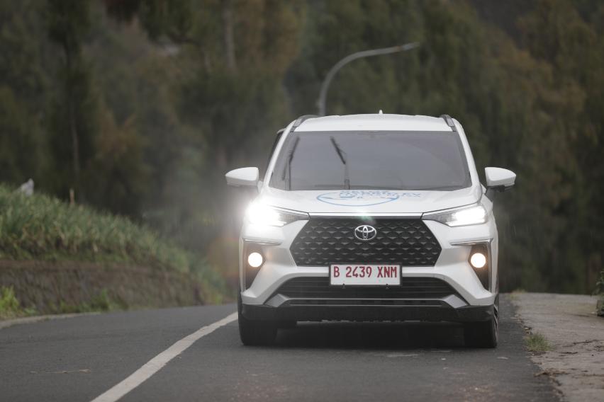 Toyota Veloz Hybrid EV 2026 Harga, Review, Spesifikasi & Promo Mei ...